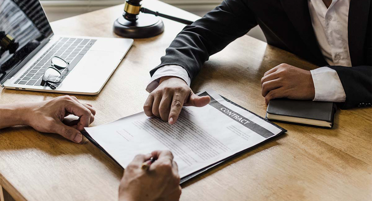 ¿Qué son los delitos societarios? Guía para proceder ante ellos